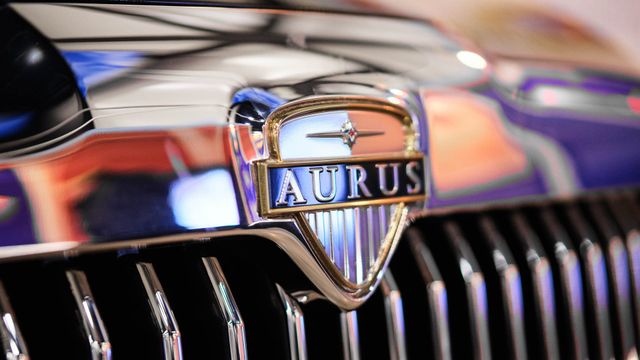 В России начались продажи новых автомобилей Aurus 2025 года. Сколько они стоят
